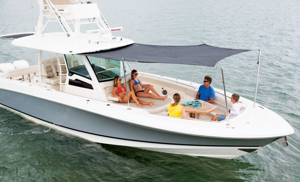 Boston Whaler Introduces New Models - ALL AT SEA