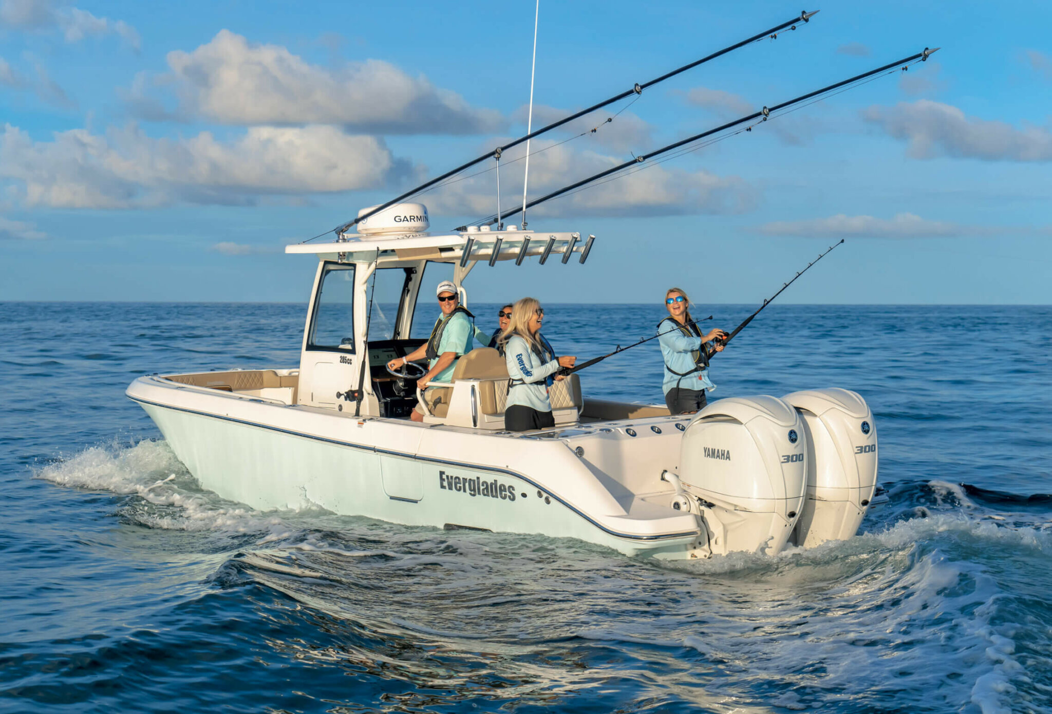 Everglades Boats Brings New 285cc Across the Gulf Stream - ALL AT SEA