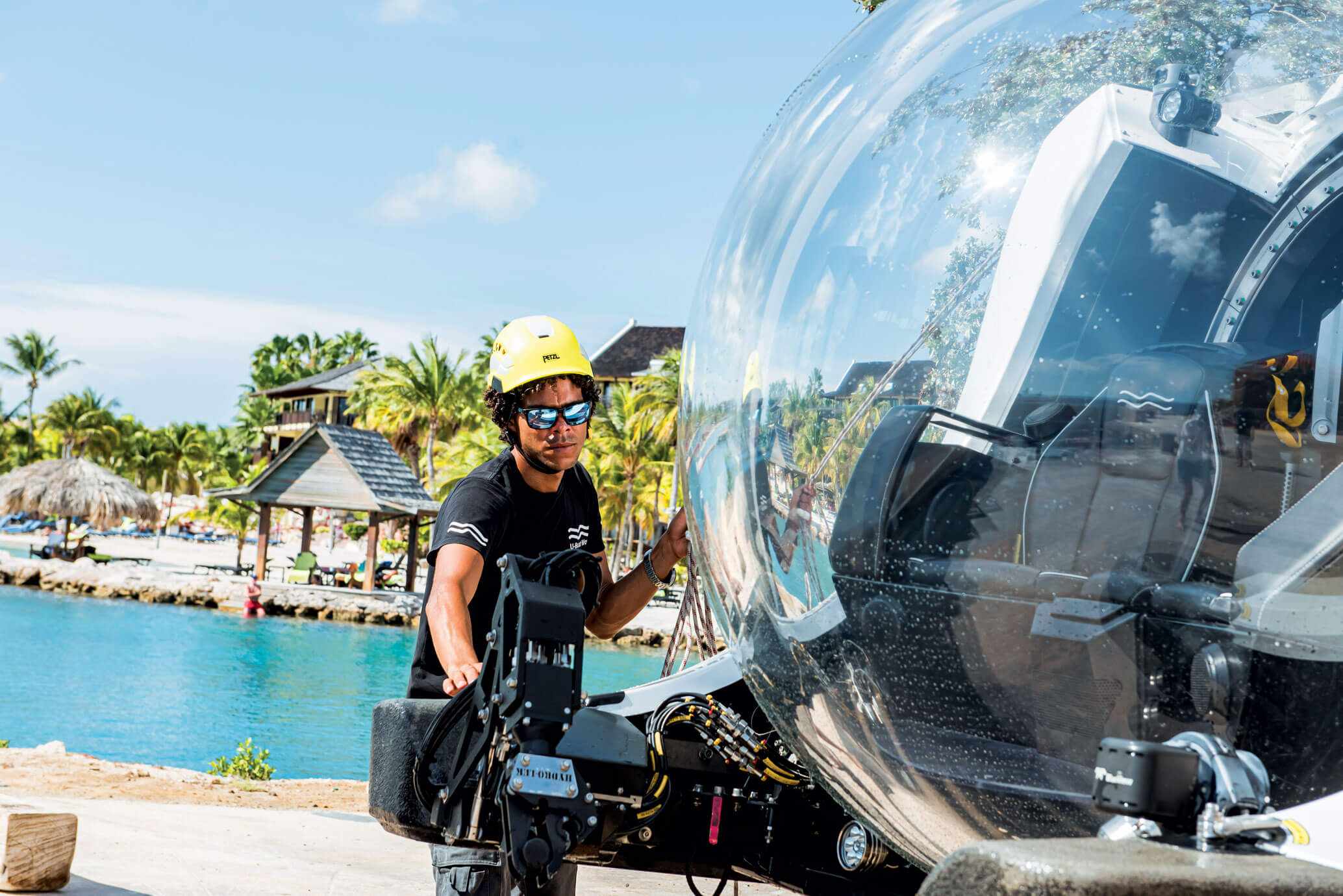 Learn to Pilot a Submersible - ALL AT SEA